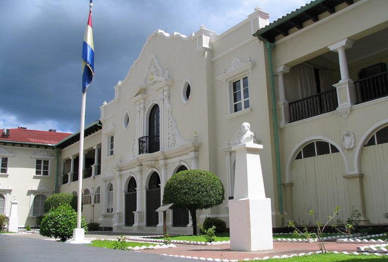 UNAN-León pasará a modalidad por encuentros ante COVID-19